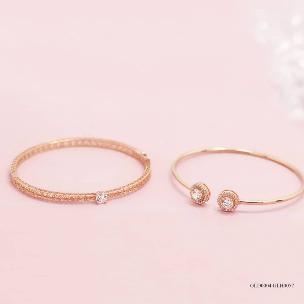 Bangle Mania: Kreasikan Gaya Unikmu dengan Gelang Ikonik