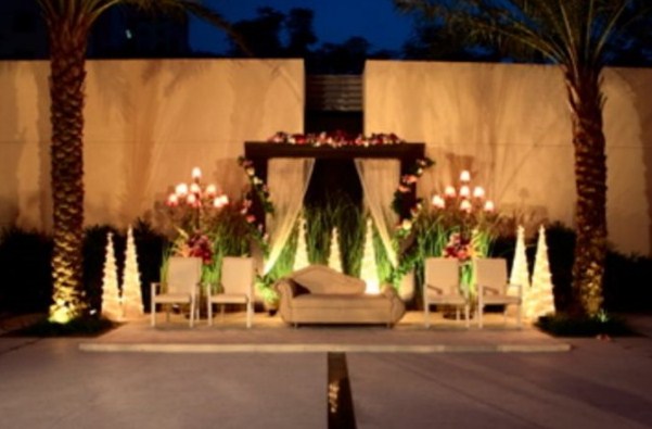 Pernikahan Outdoor: Tren Pernikahan 2020 - V&CO Jewellery News