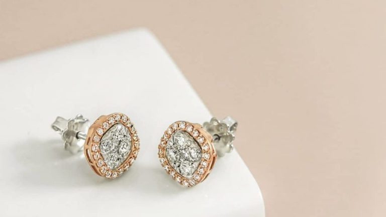 Inilah 8 Manfaat Membeli Anting Emas Terbaru