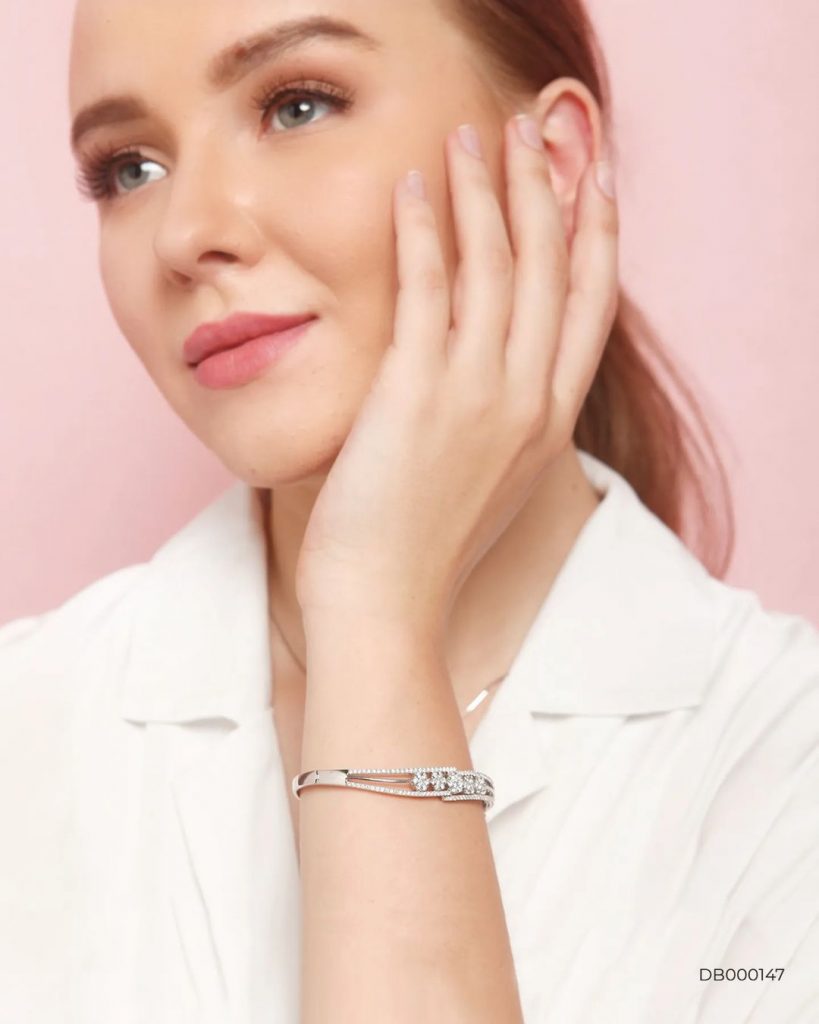 Cara Mengukur Gelang Tangan | V&Co Jewellery