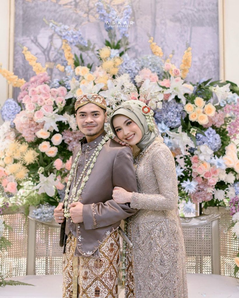 Model dan Warna Baju Akad Nikah Sederhana | V&co Jewellery