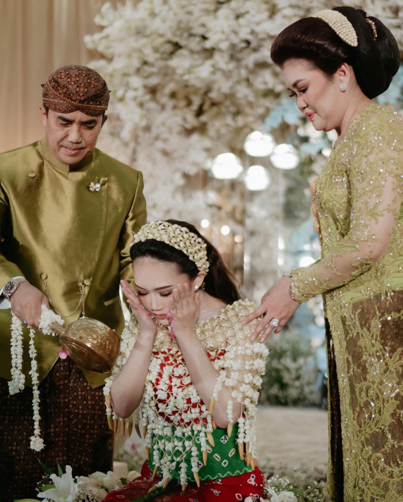Pernikahan Adat Jawa Jogjakarta dan Maknanya | V&Co Jewellery
