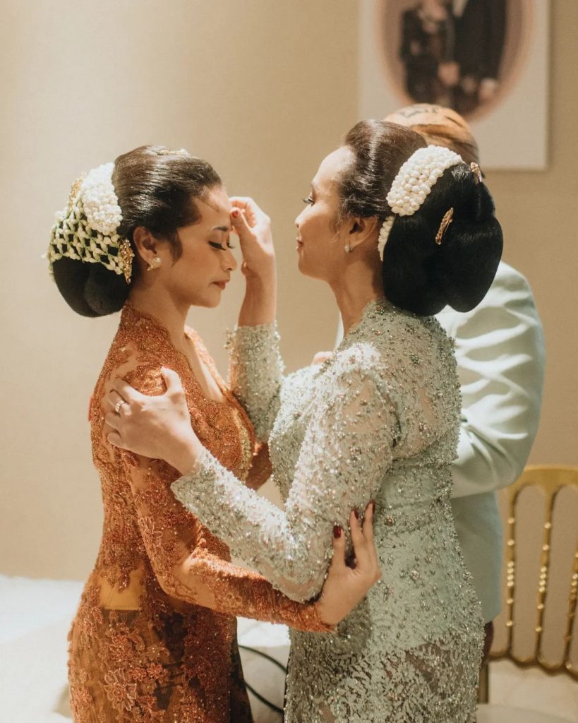 Prosesi Pingitan Adat Jawa | V&Co Jewellery