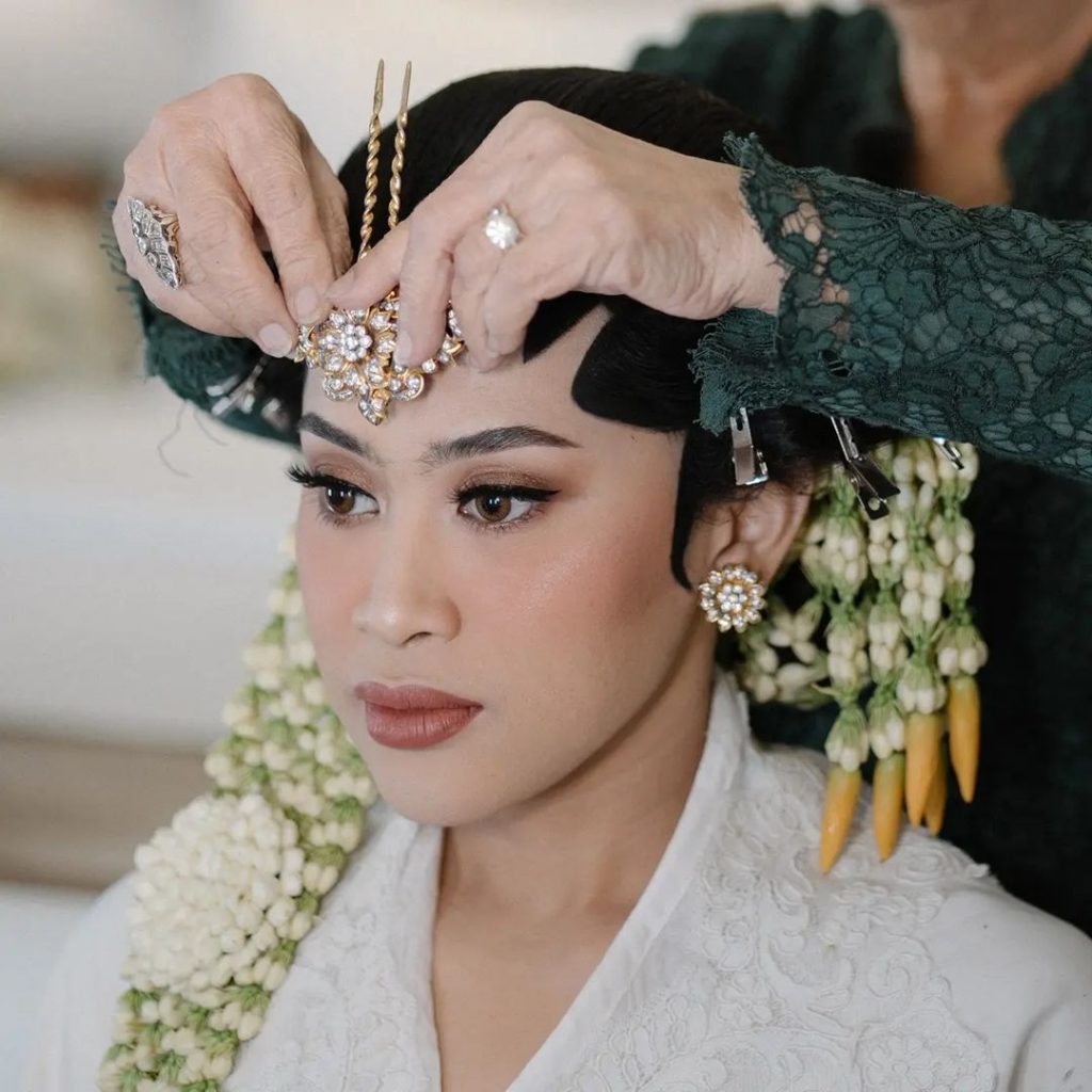 Prosesi Pingitan Adat Jawa | V&Co Jewellery