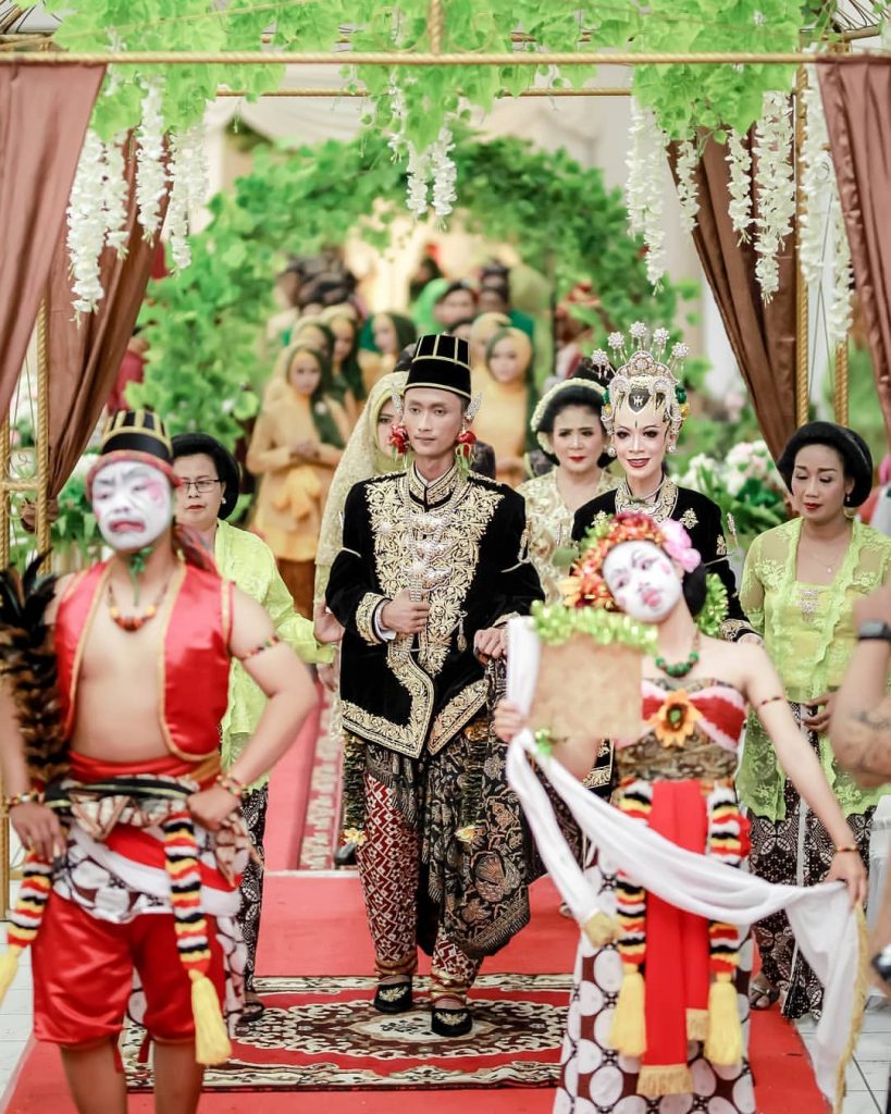 Pernikahan Adat Jawa Jogjakarta dan Maknanya | V&Co Jewellery