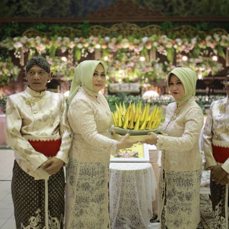 Memahami Upacara Panggih: Pertemuan Sakral dalam Pernikahan Adat Jawa