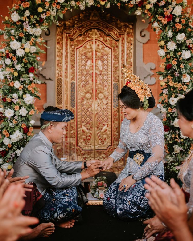11 Prosesi Pernikahan Adat Bali yang Menguji Cinta dan Kesetiaan