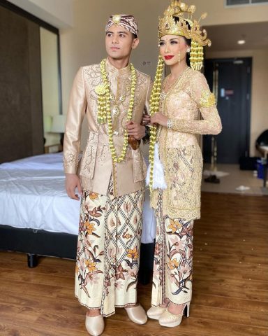 Mengenal 4 Macam Baju Pengantin Sunda yang Penuh Pesona