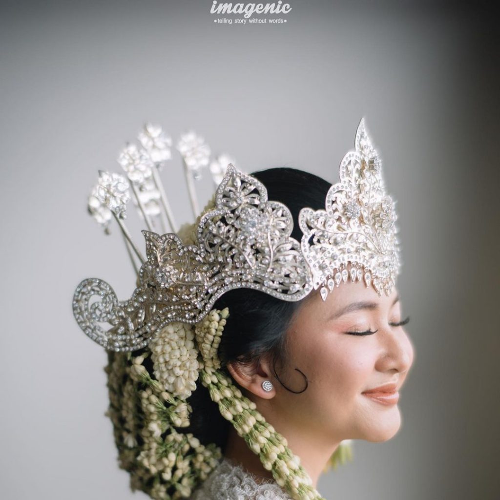 Mengupas Sejarah dan Filosofi Pakaian Pengantin Sunda yang Menawan