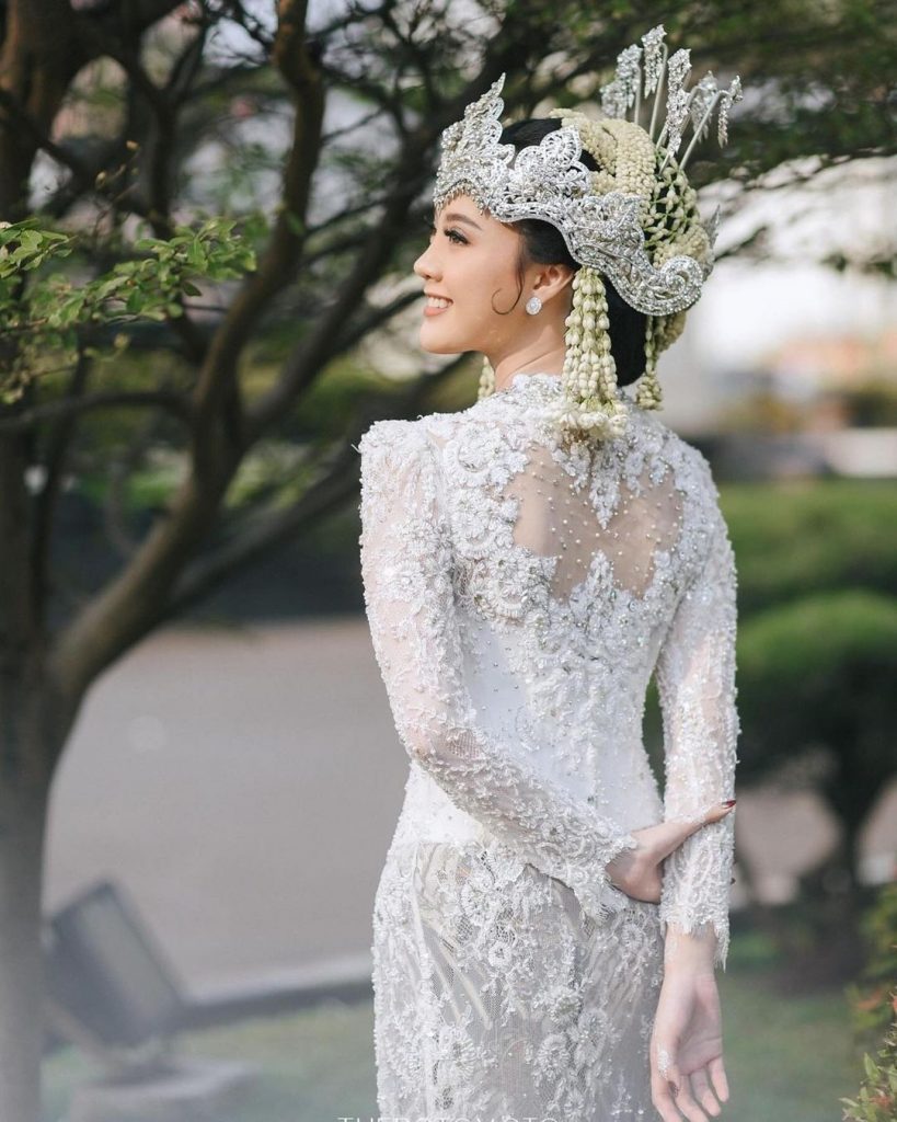 Mengupas Sejarah dan Filosofi Pakaian Pengantin Sunda yang Menawan